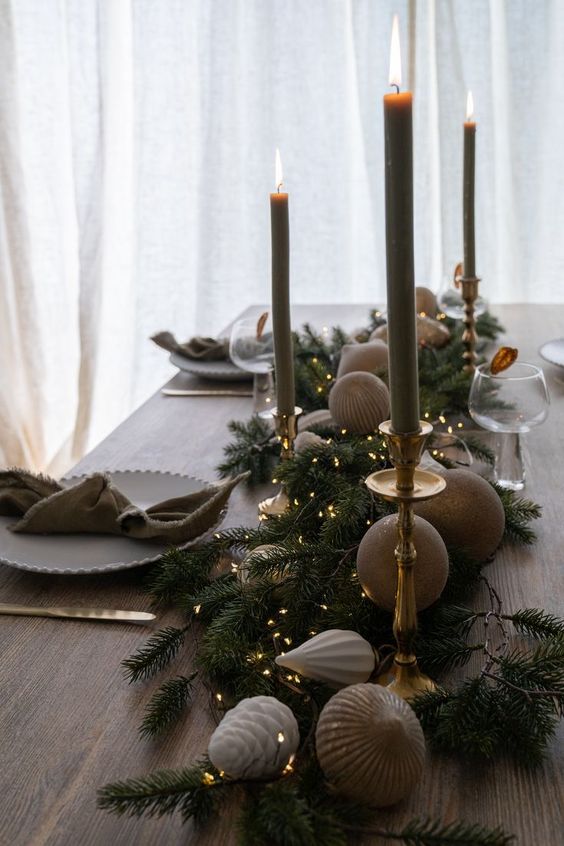 How do you make a table look good at Christmas? – The Boutique Handle Co