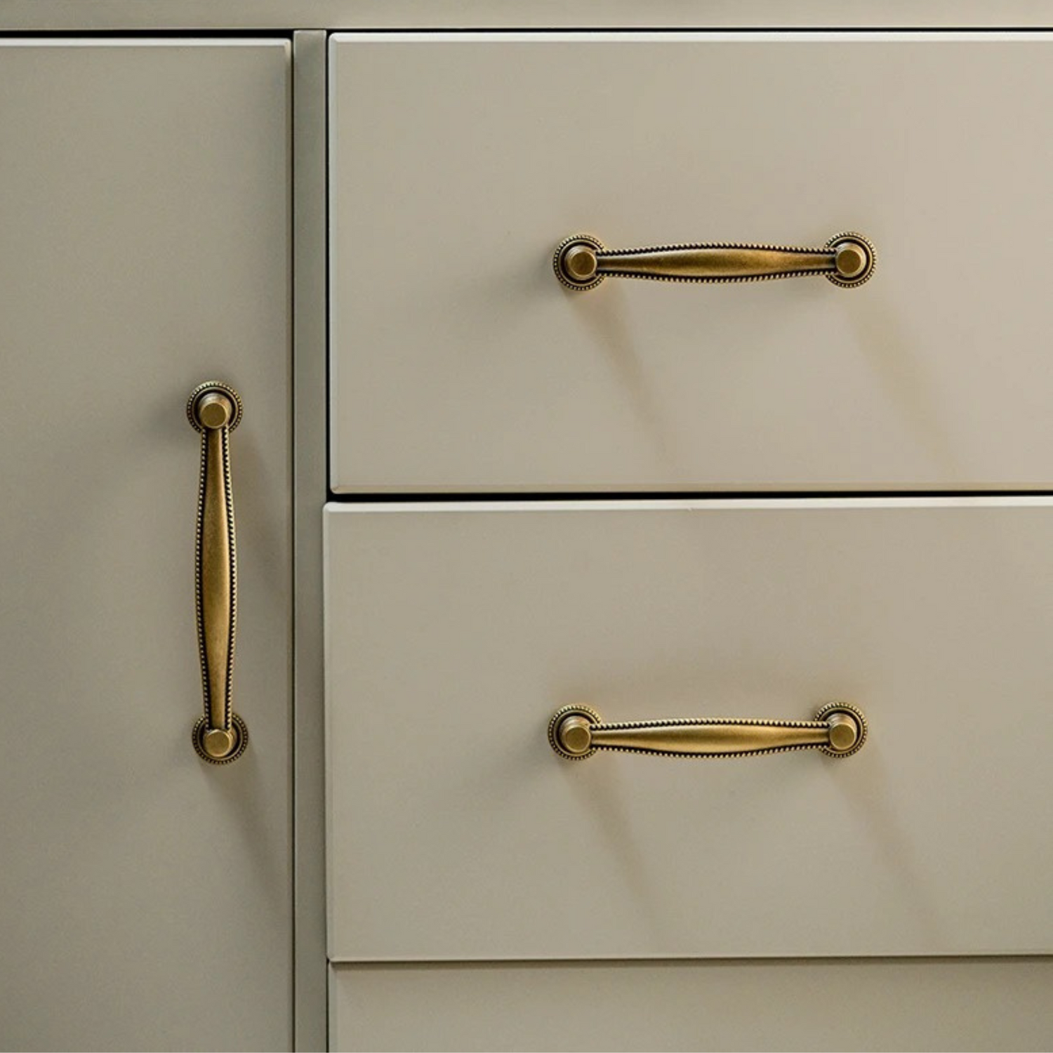 Bobbin Style | Cabinet Handles | Kitchen Cabinets | Modern Interior ...